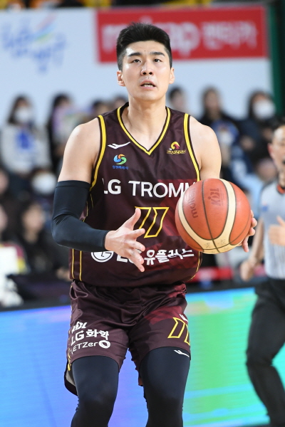 ‘양홍석, 또 22득점’ LG, KCC 꺾고 4연승…단독 2위 - 서울뉴스통신